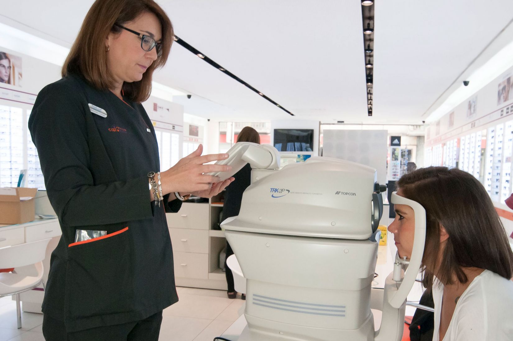 Autorefractómetro - Ópticas ClaraVisión